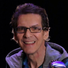 Unique FM | Entrevue | L’amphithéâtre Paul Demers